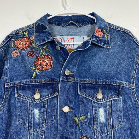Zara | Jackets & Coats | Zara Rare Love Roses Embroidered Floral Denim ...